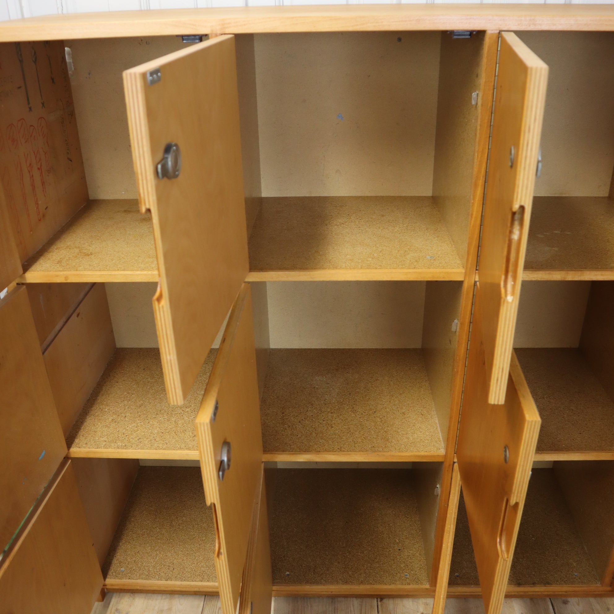 Vintage Esavian School Wooden Lockers 3008a – Mustard Vintage