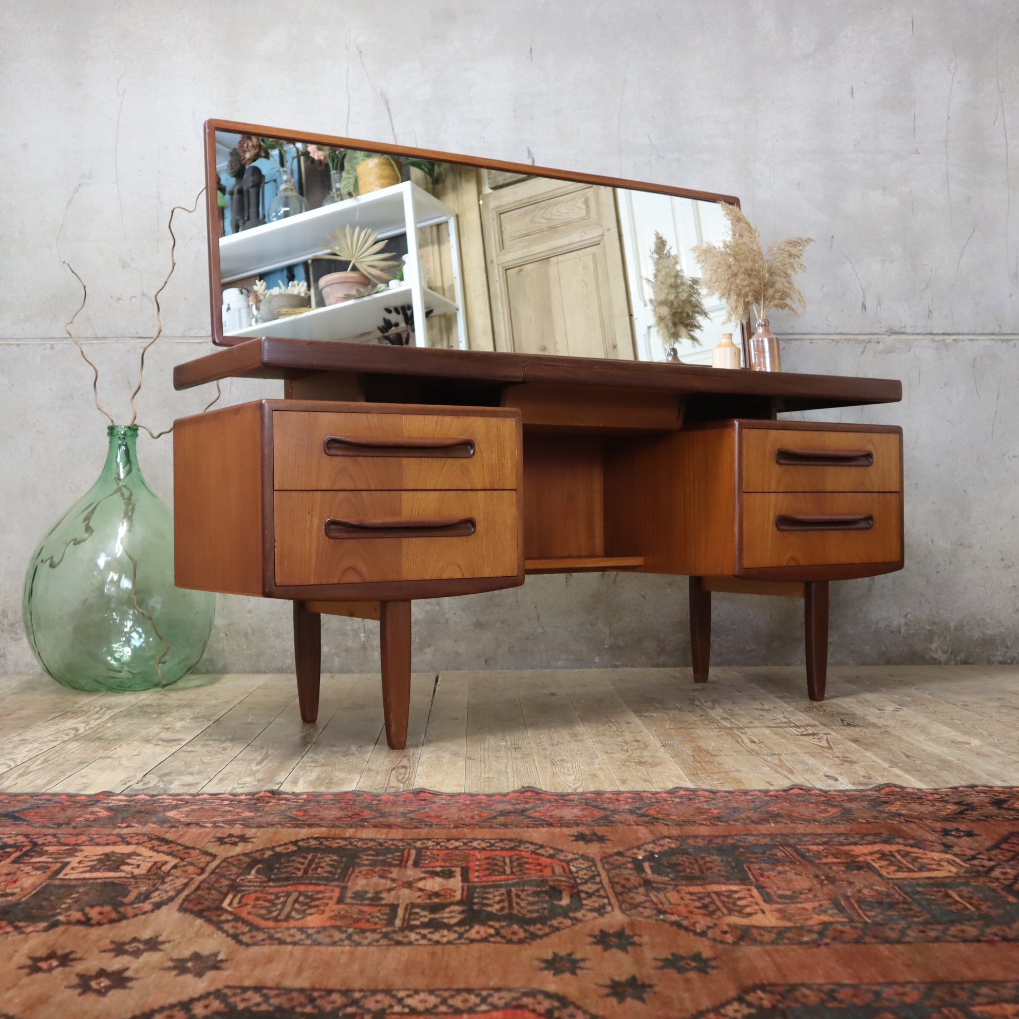 Mid Century G-Plan Fresco Dressing Table - 1606a – Mustard Vintage