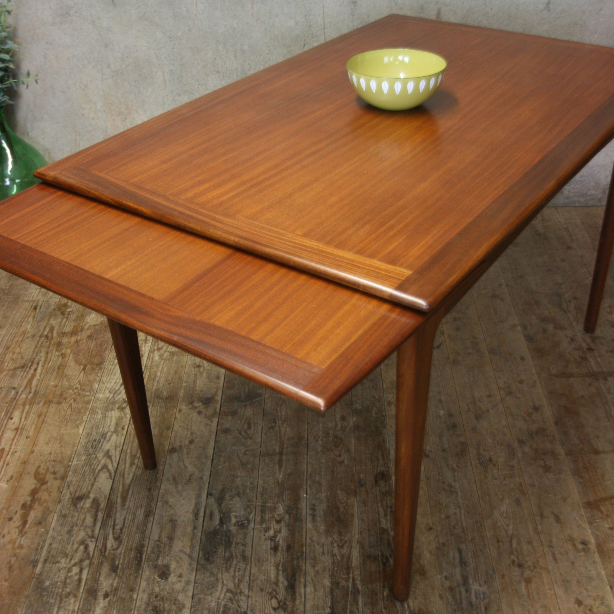 Mid Century Younger Extending Dining Table - 2606d – Mustard Vintage