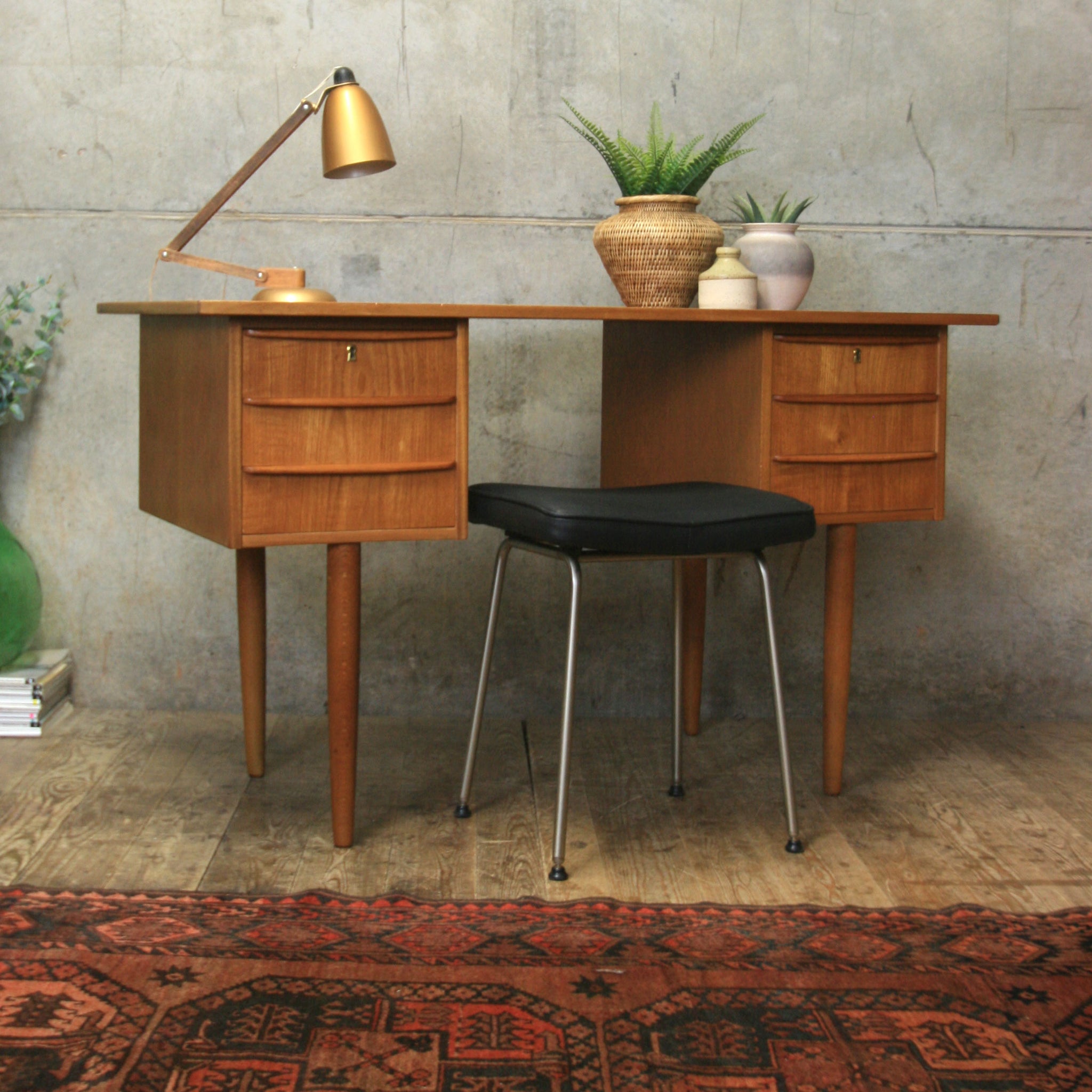 teak desk