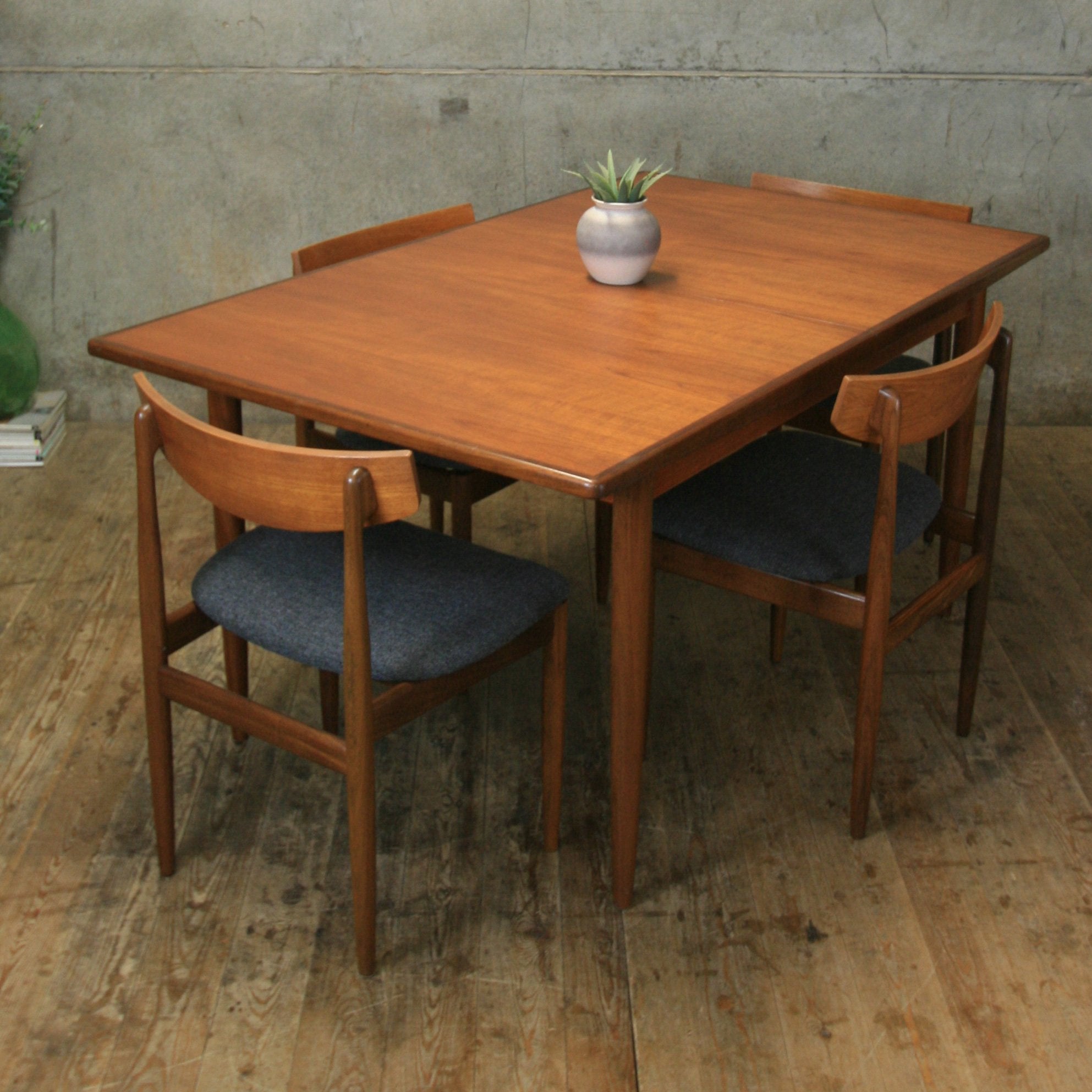 G-Plan Teak Extending Dining Table - 0512a – Mustard Vintage