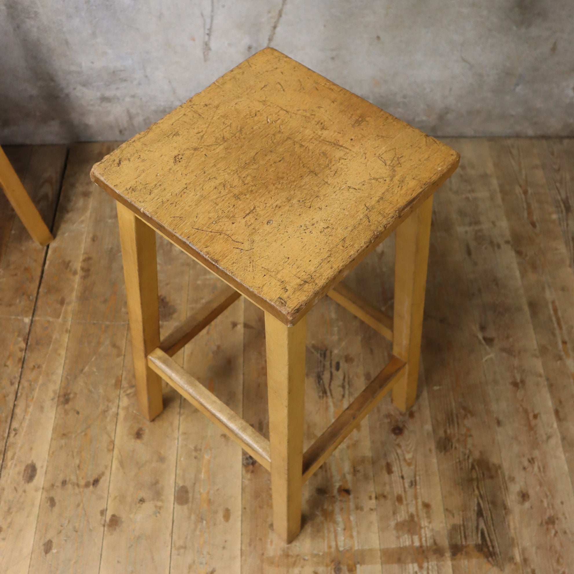 X4 (Four) Vintage School Wooden Lab Stools – 1401a – Mustard Vintage
