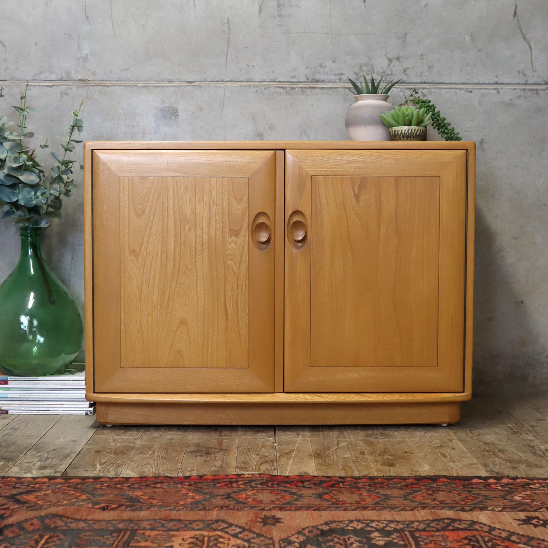 Vintage Ercol Windsor Sideboard / Cabinet – 2810g (One of a Pair ...