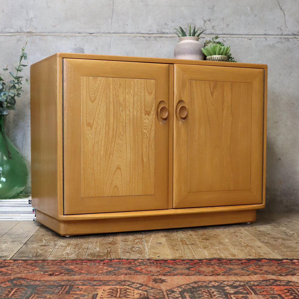 Vintage Ercol Windsor Sideboard / Cabinet – 2810g (One of a Pair ...