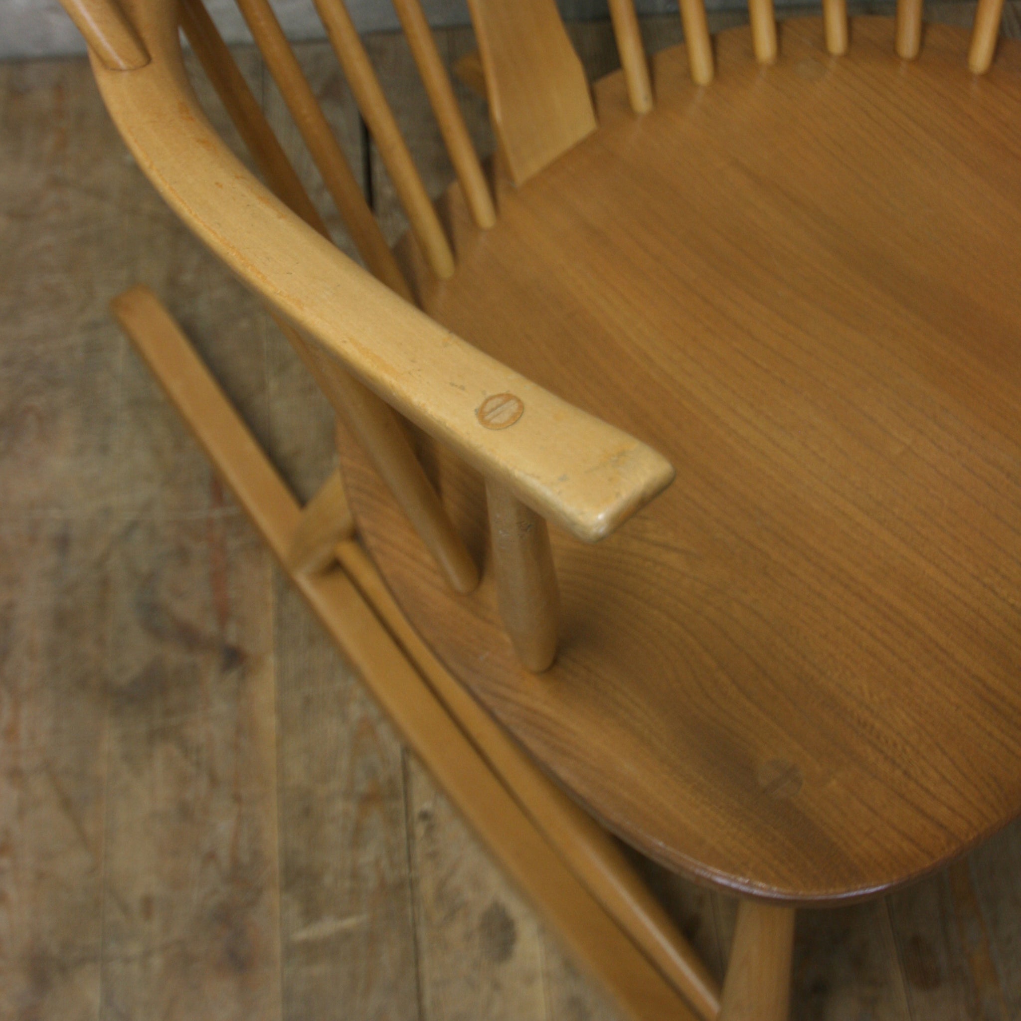 Ercol Chairmakers Rocking Chair –1505a – Mustard Vintage