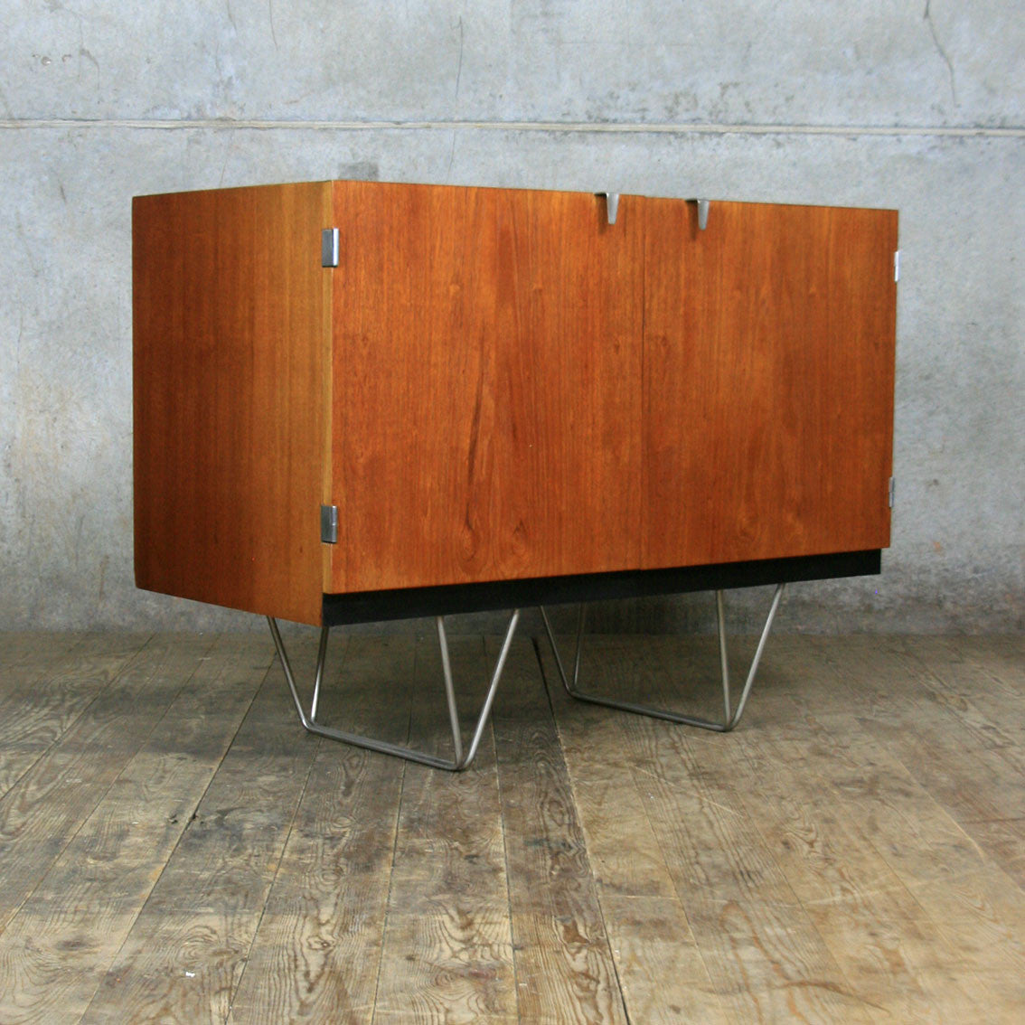 Mid Century Stag 'S' Range Sideboard – Mustard Vintage
